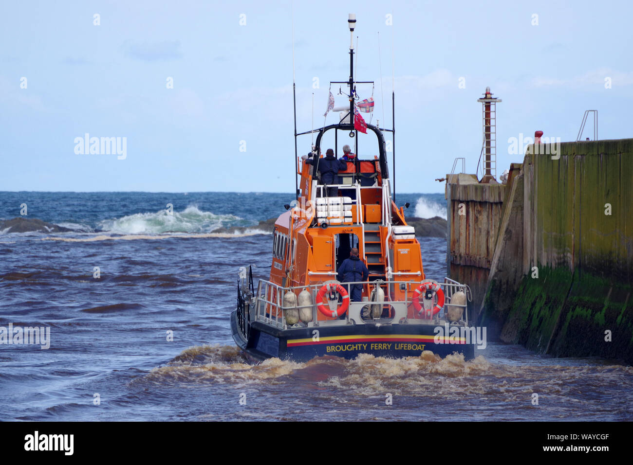 Small lifeboat hi-res stock photography and images - Alamy