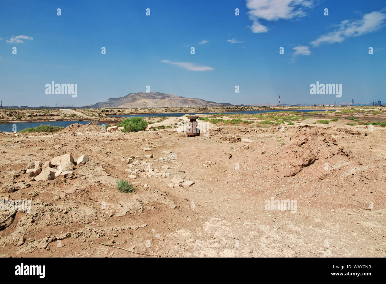 The oil rig in Azerbaijan, Caspian sea Stock Photo - Alamy