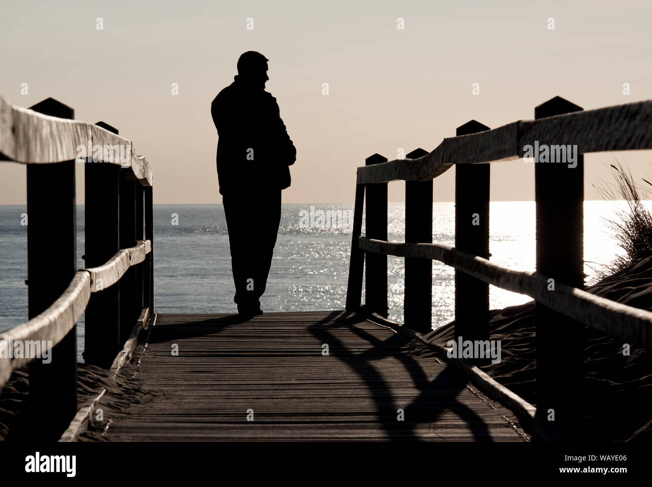 Man staring sea hi-res stock photography and images - Alamy