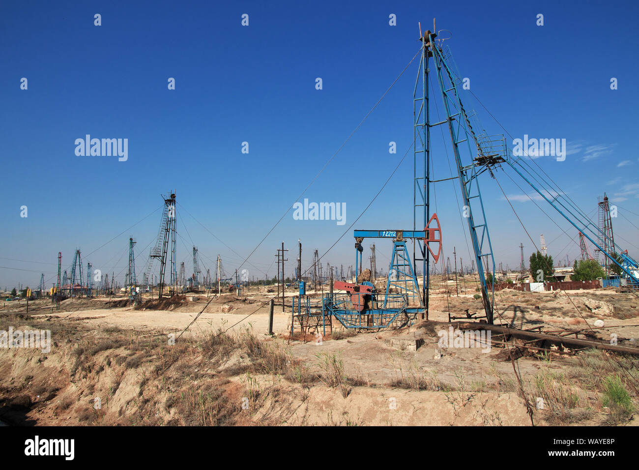 The oil rig in Azerbaijan, Caspian sea Stock Photo - Alamy