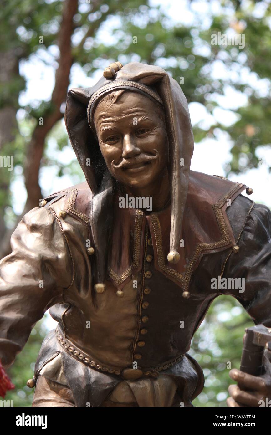 Statue of The Jester at the Bristol Renaissance Faire, feire, feyre ...