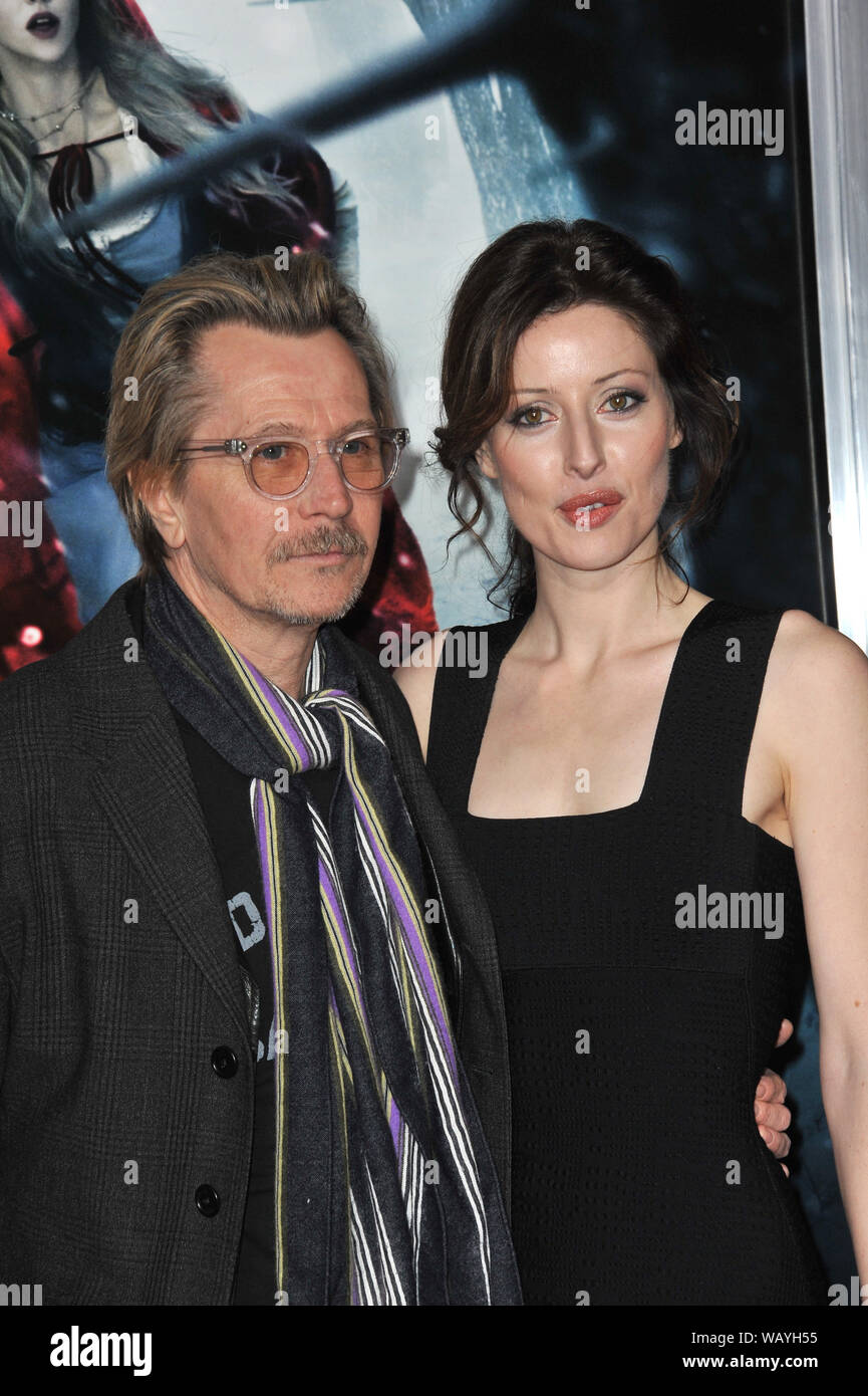 LOS ANGELES, CA. March 07, 2011: Gary Oldman & Donya Fiorentino at the ...