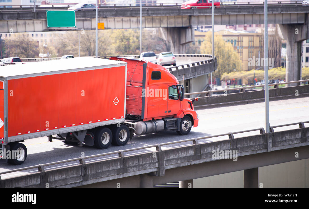 Short haul logistics hi-res stock photography and images - Alamy