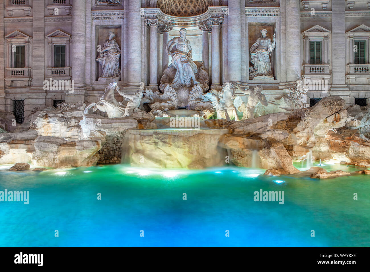 Trevi fountain wallpaper hi-res stock photography and images - Alamy