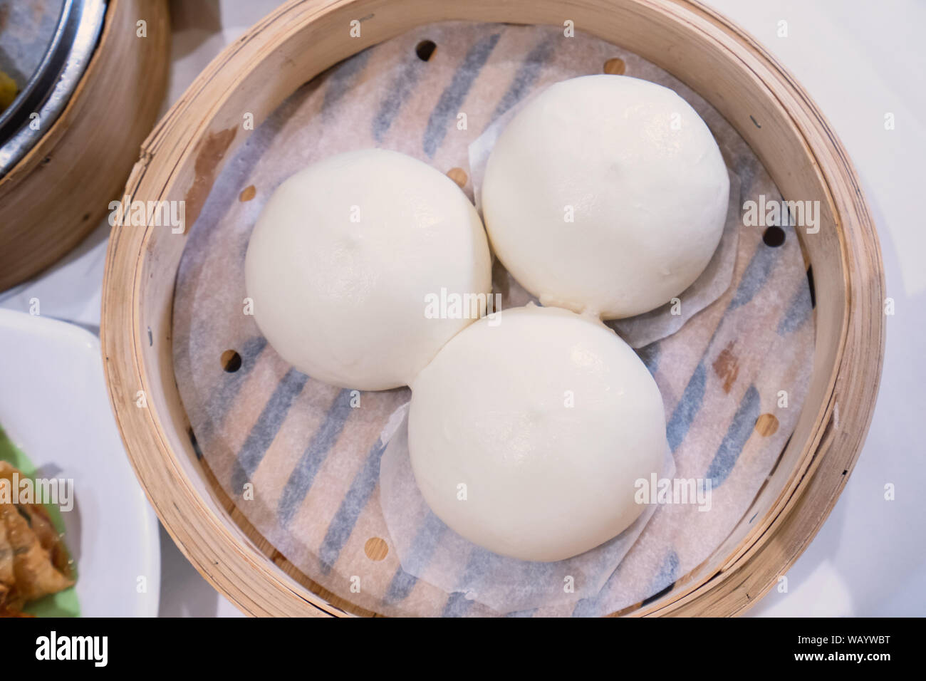 Chinese custard buns hi-res stock photography and images - Alamy