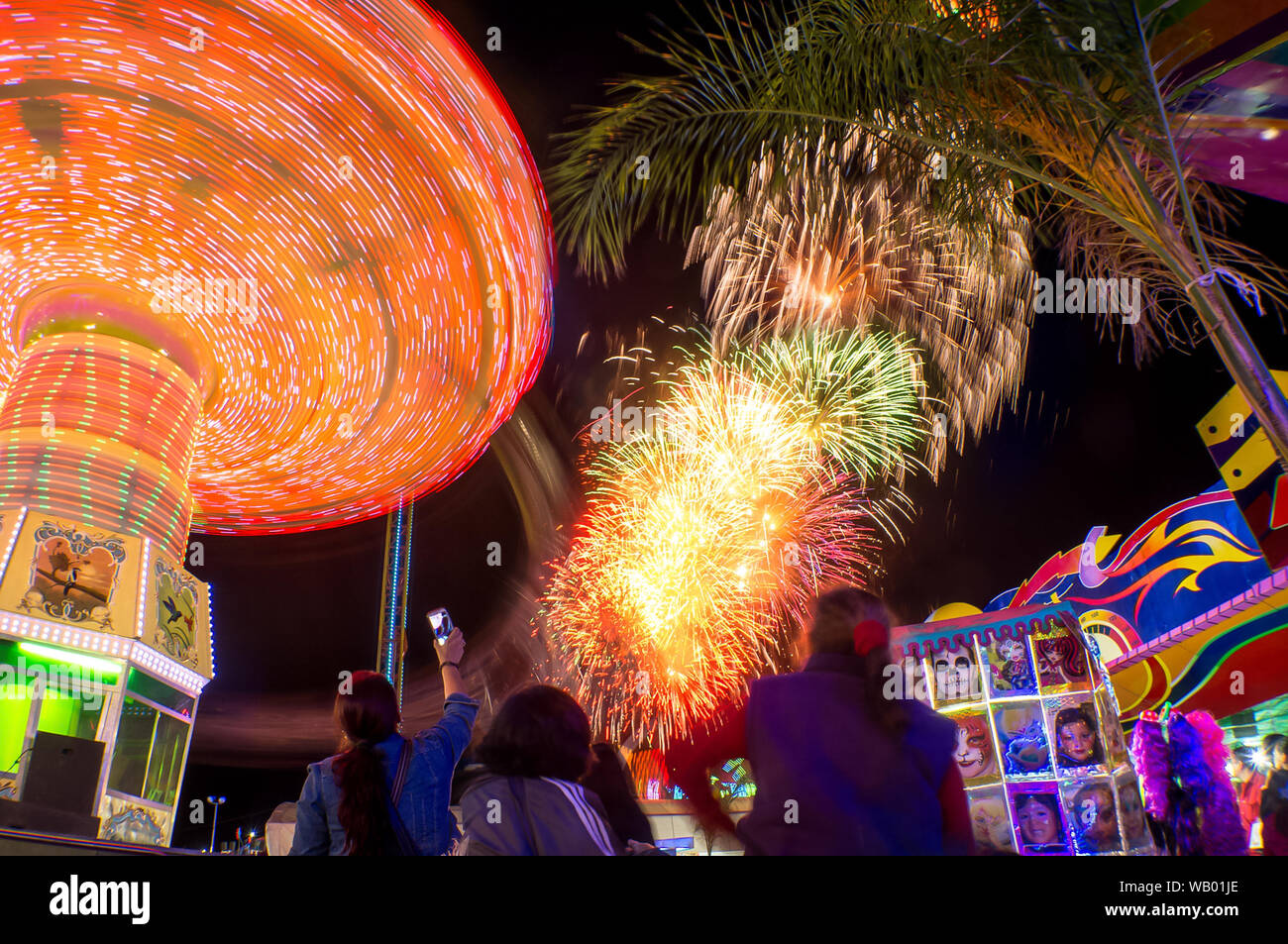 Funfair fireworks hi-res stock photography and images - Alamy
