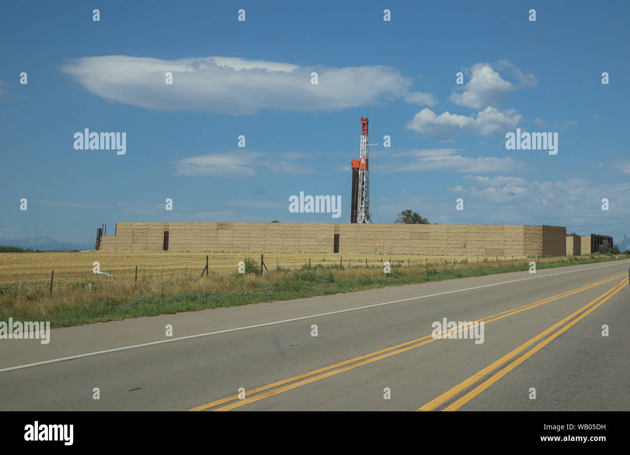Well in field hi-res stock photography and images - Alamy