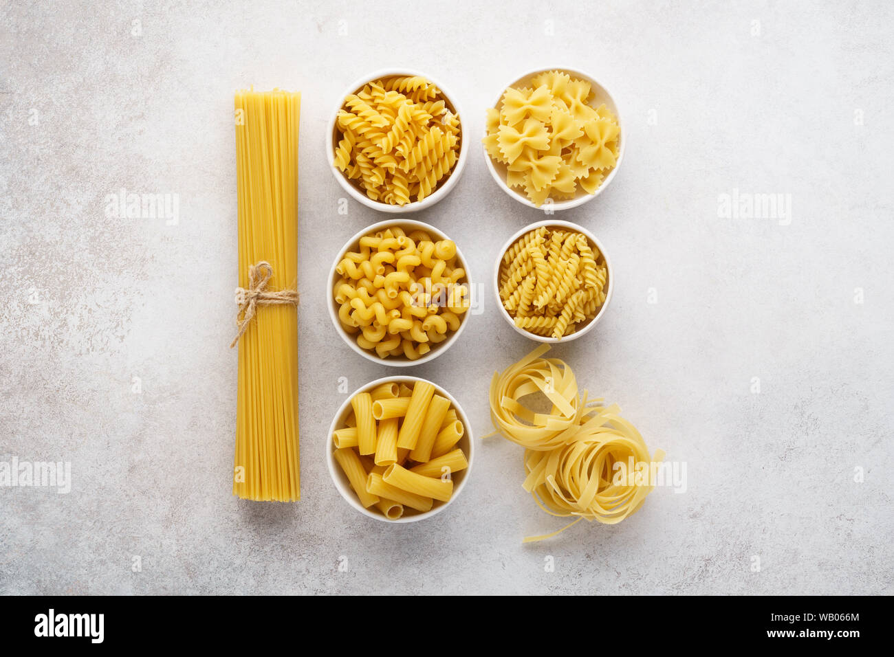 Raw pasta spaghetti varieties hi-res stock photography and images - Alamy