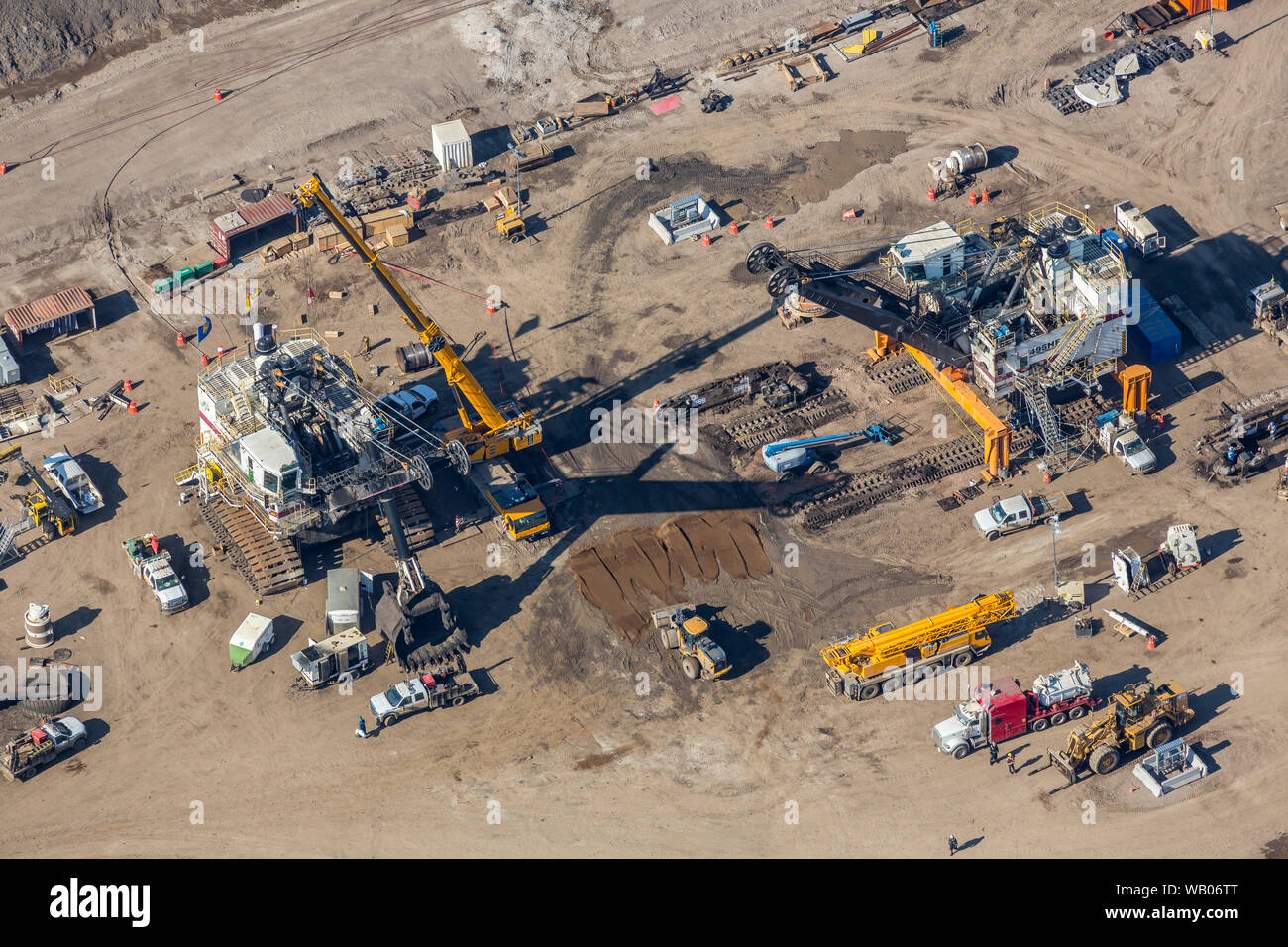 Assembly of Bucyrus 495HF Mining Shovels at Shell Jackpine oil sands ...