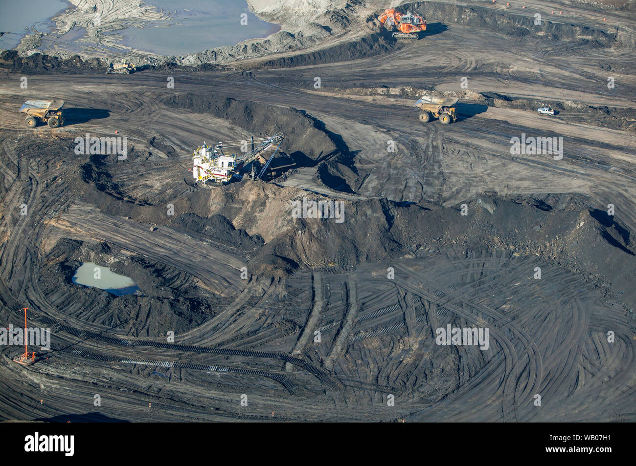 Bitumen extraction activity hi-res stock photography and images - Alamy