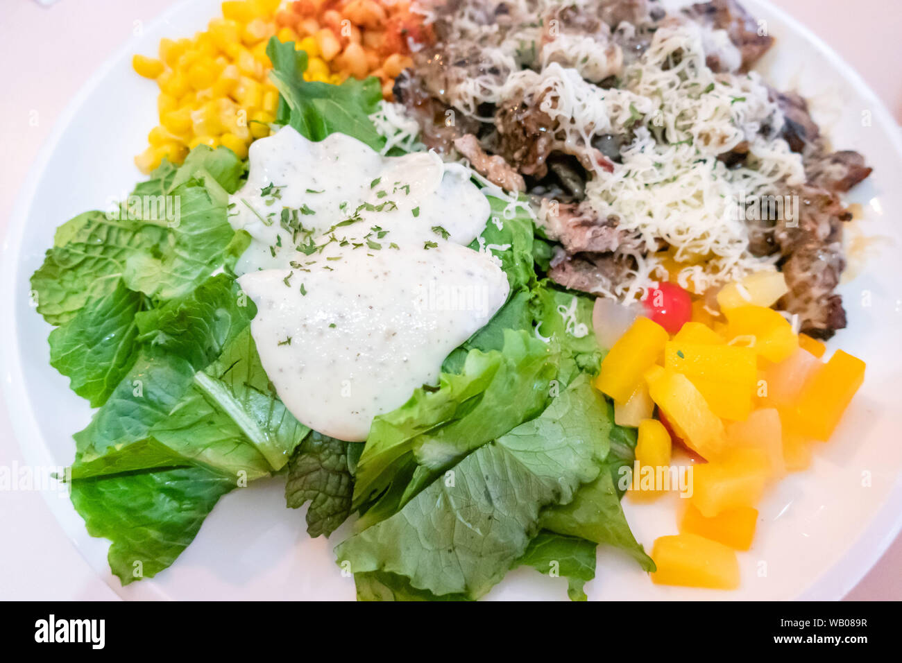 Fillet beef vegetable salad hi-res stock photography and images - Alamy
