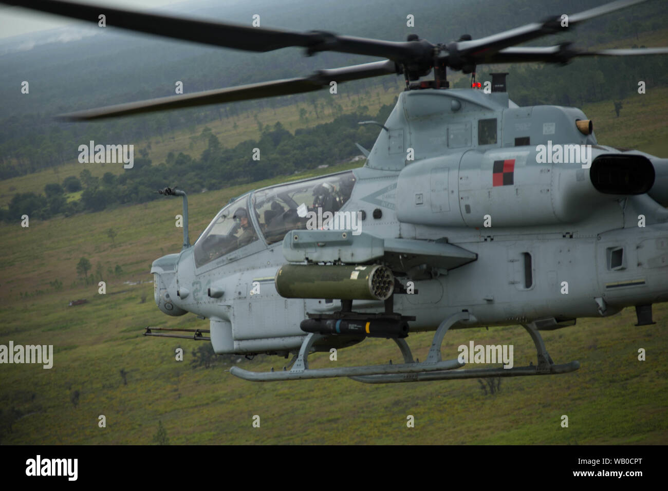 Ah 1z viper attack helicopter hi-res stock photography and images - Alamy