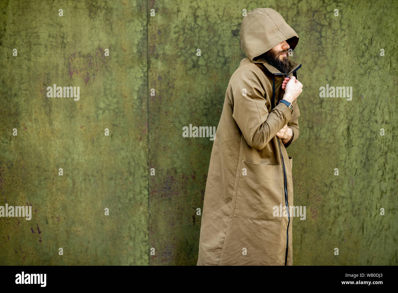 Hidden face hoodie hi-res stock photography and images - Alamy