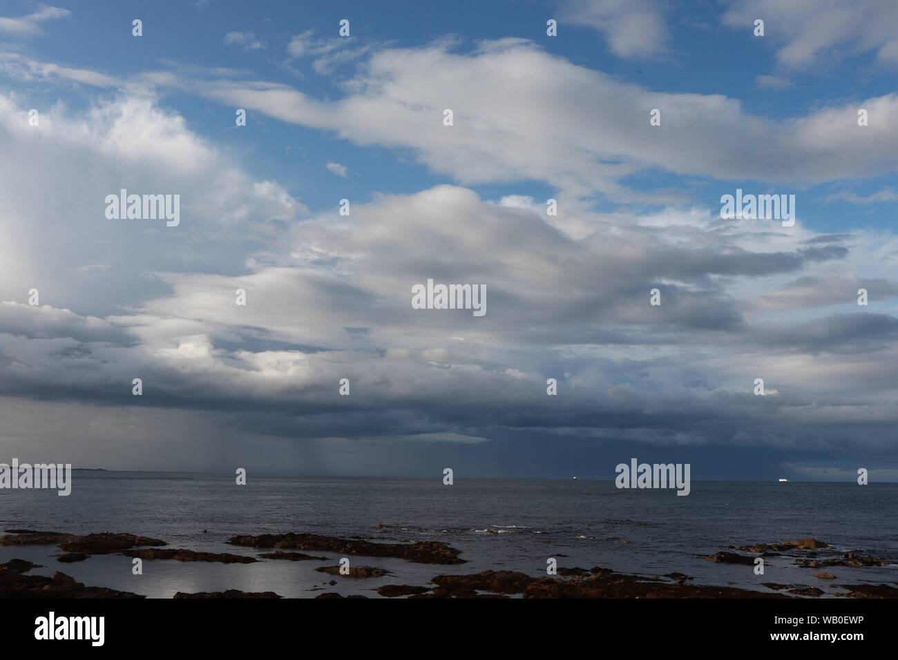Horizon over sea Stock Photo - Alamy