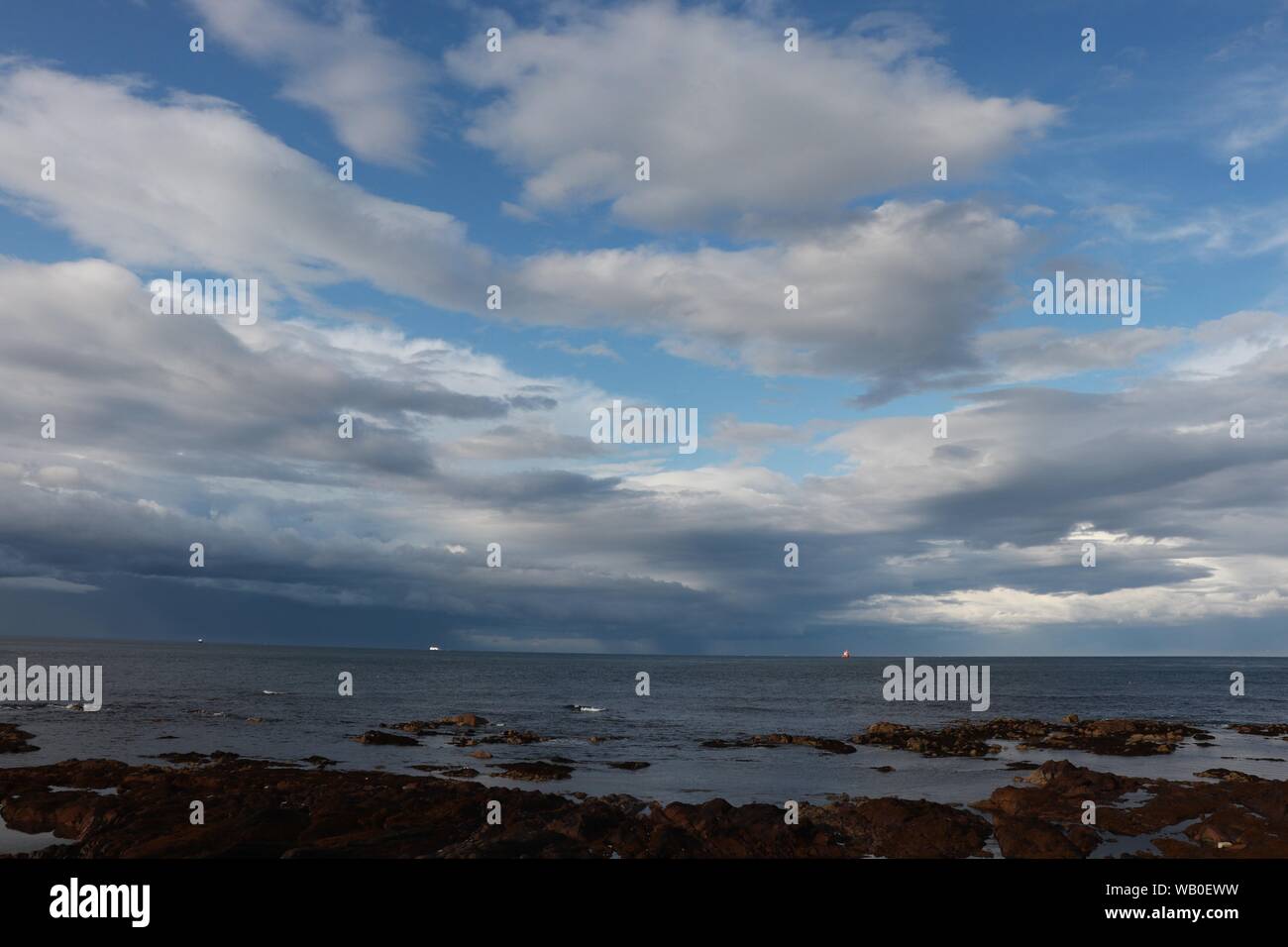 Horizon over sea Stock Photo - Alamy