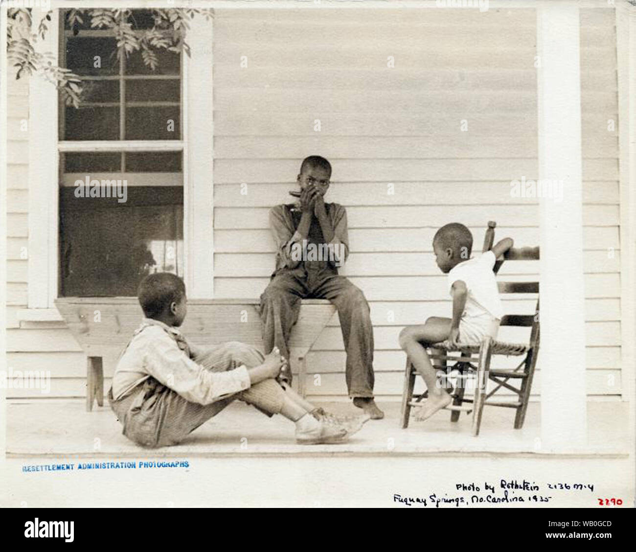 Poverty woman 1920s hi-res stock photography and images - Alamy