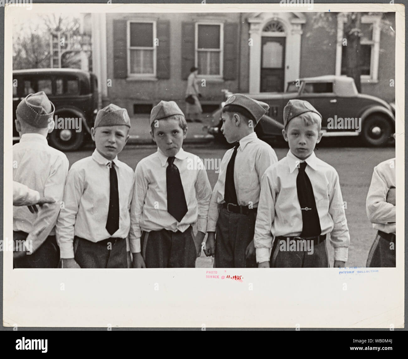 vintage photo of a depression era child Stock Photo - Alamy