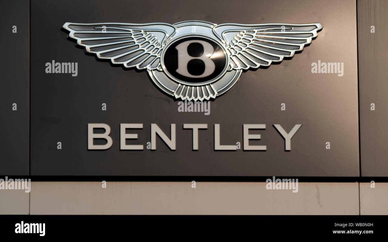 Logo company bentley manufacturer hi-res stock photography and images ...