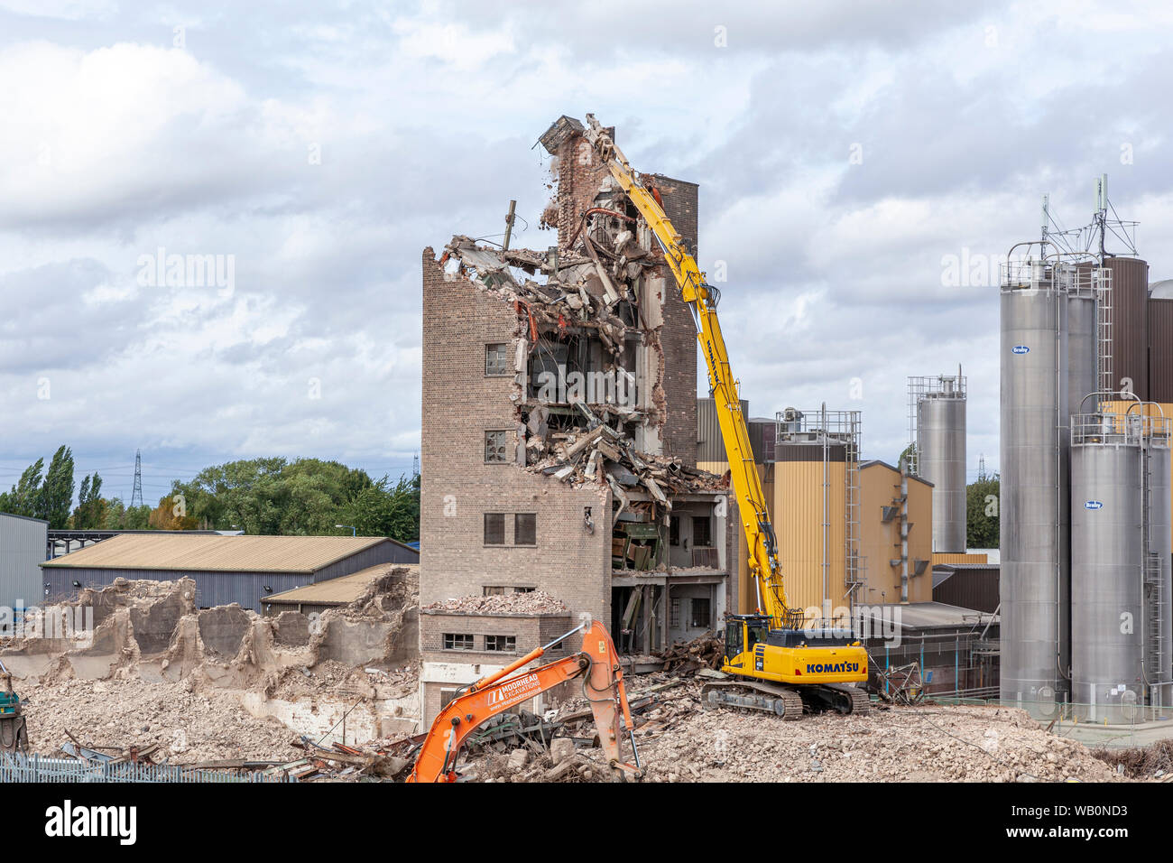 Breaking ground construction hi-res stock photography and images - Alamy