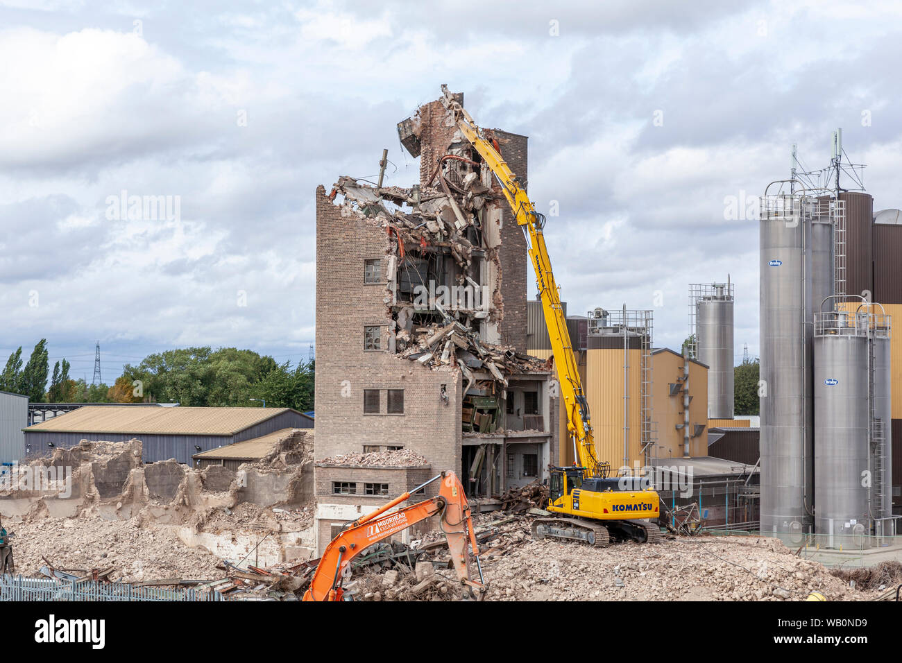 Broken silo hi-res stock photography and images - Alamy