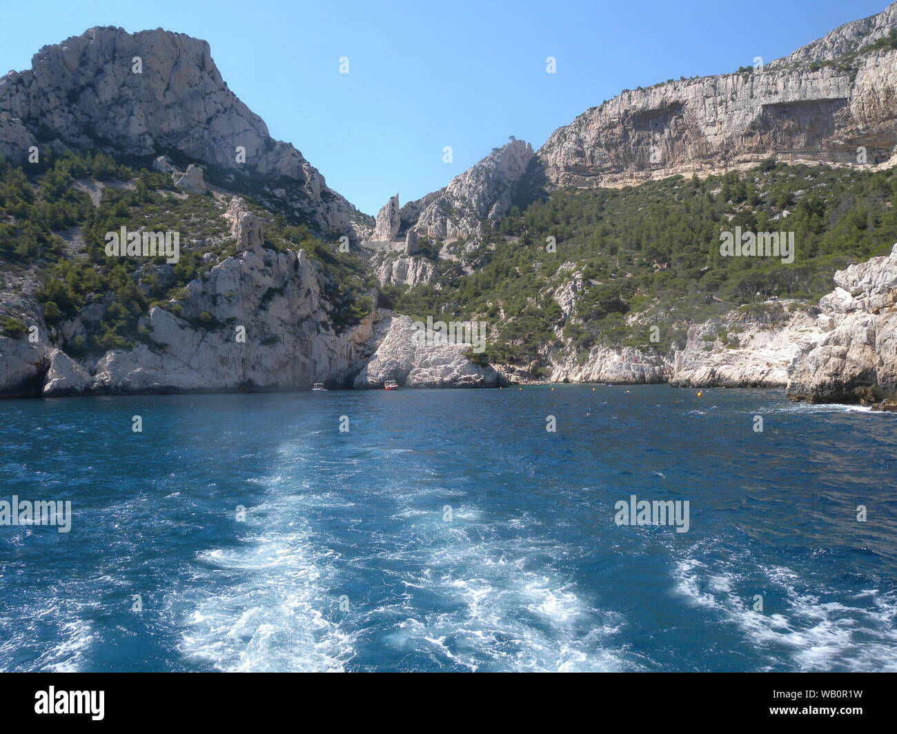 Calanque tour boat hi-res stock photography and images - Alamy