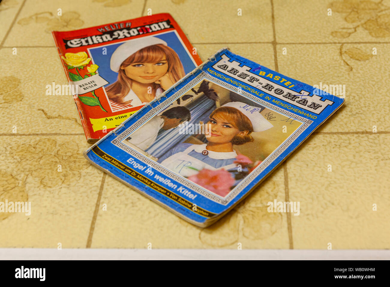 Vintage german magazine hi-res stock photography and images - Alamy
