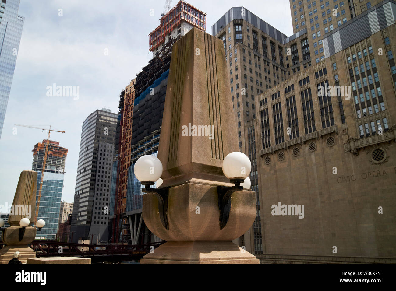 obelisk and globe lighting on riverside plaza in downtown chicago ...