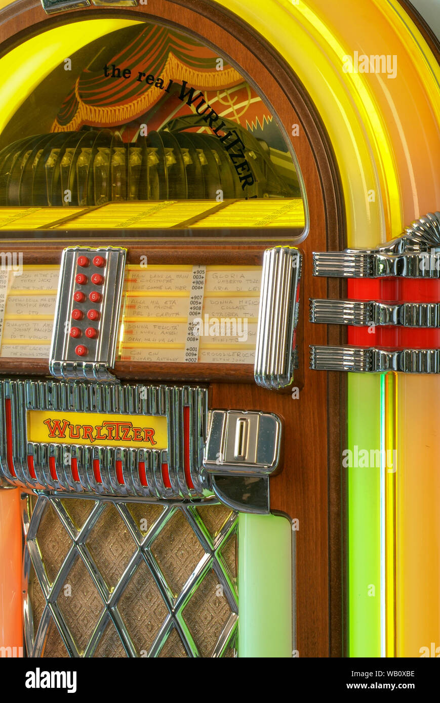 London, England - 23 May 2008: Real Wurlitzer 1950's style Juke Box ...