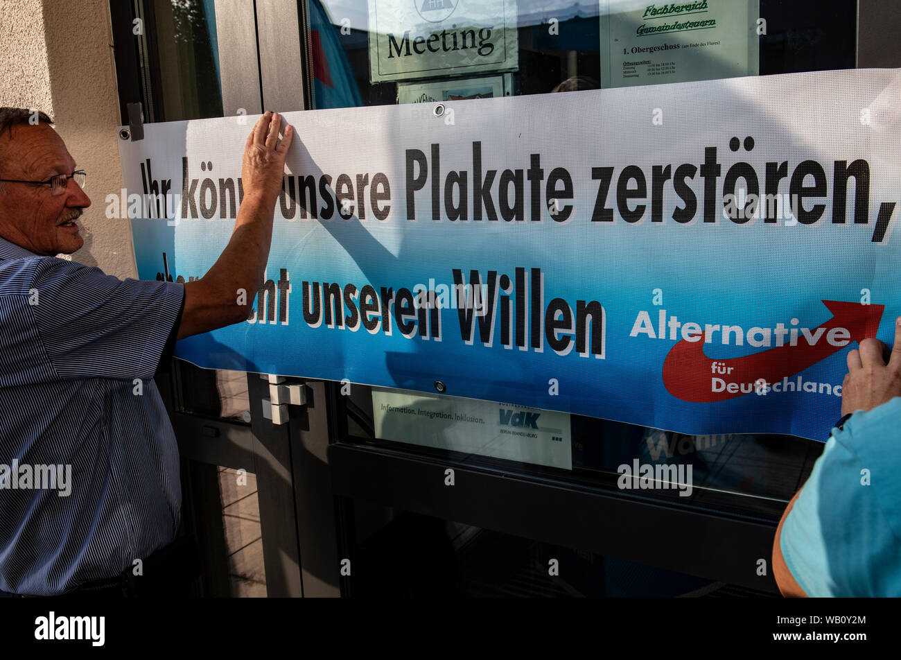 Falkensee, Germany. 21st Aug, 2019. Afd sympathisers and supporters put ...