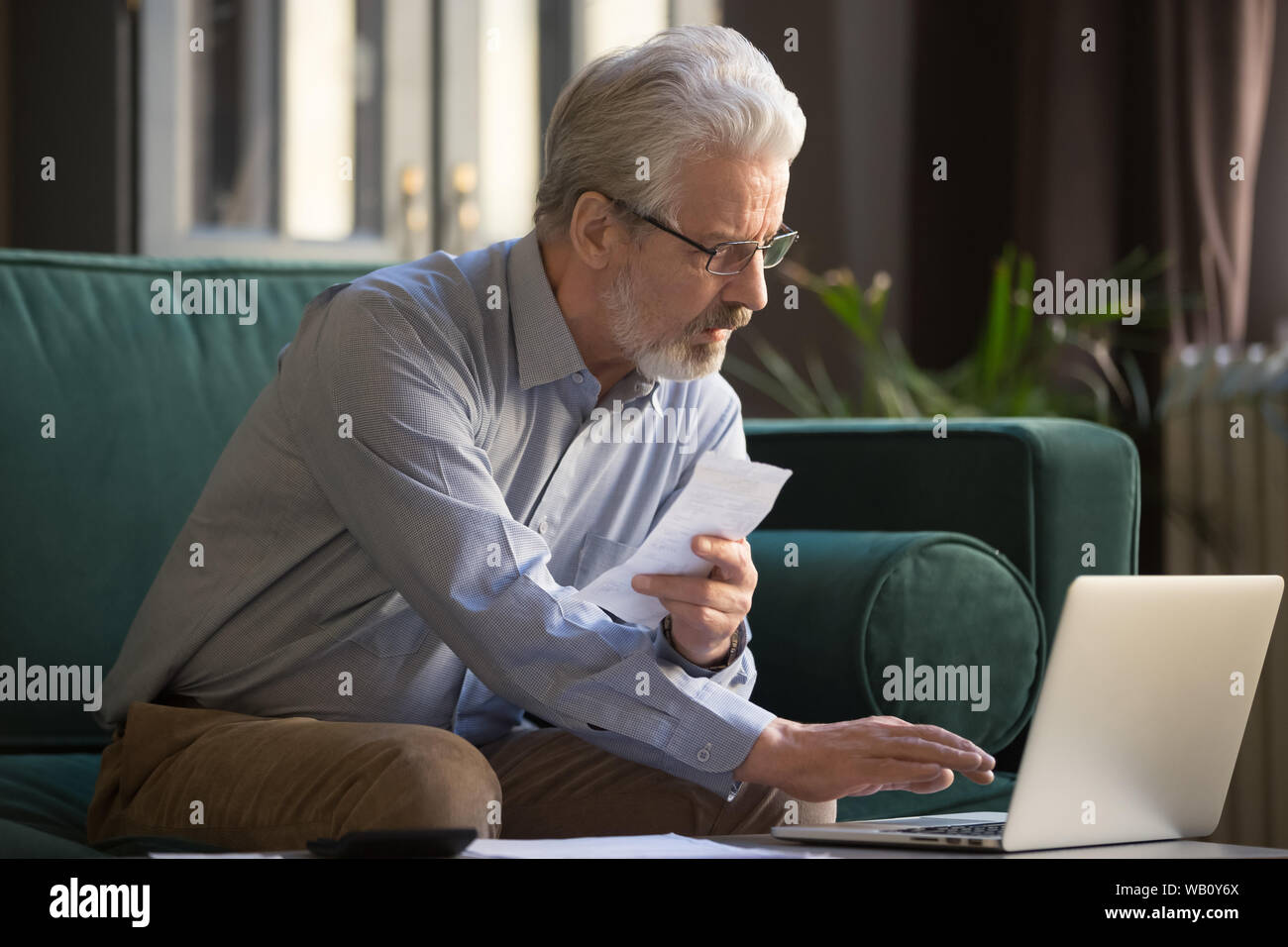 Online check paper hi-res stock photography and images - Alamy