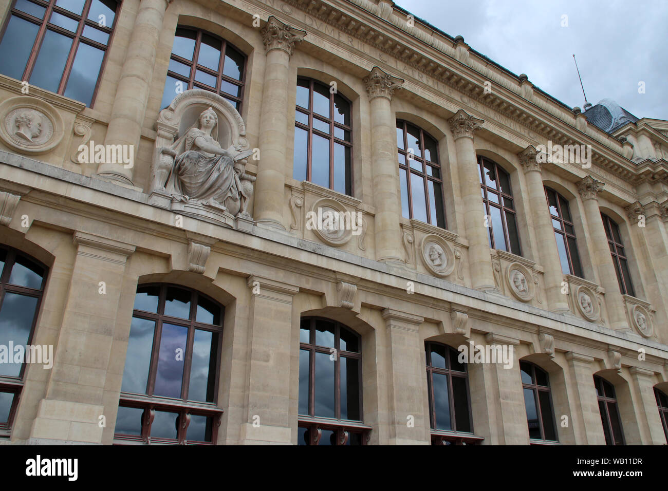 building (science museum) in paris (france Stock Photo - Alamy