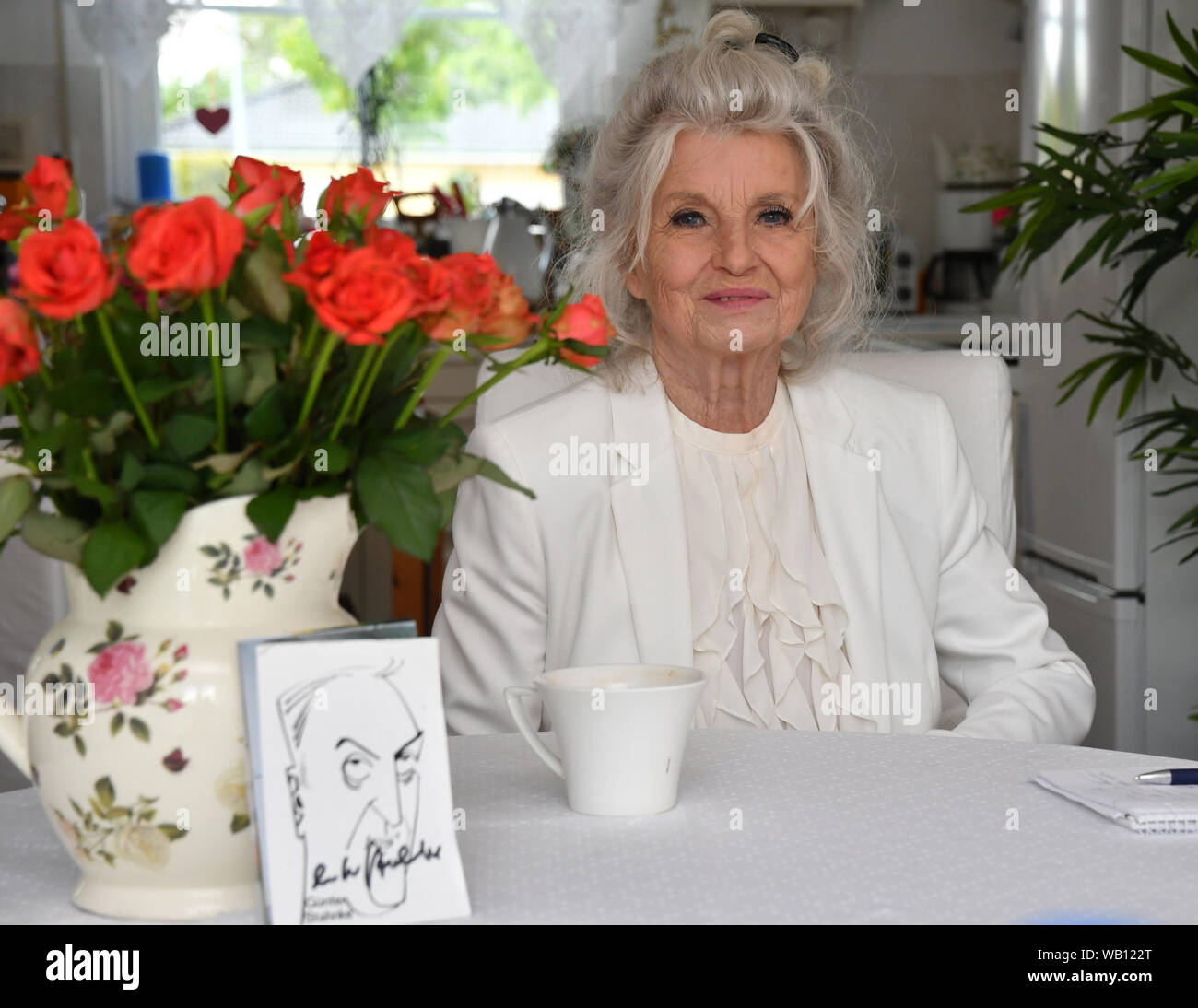 Fredersdorf, Germany. 11th Mar, 2019. "Home visit " with actress Helga ...