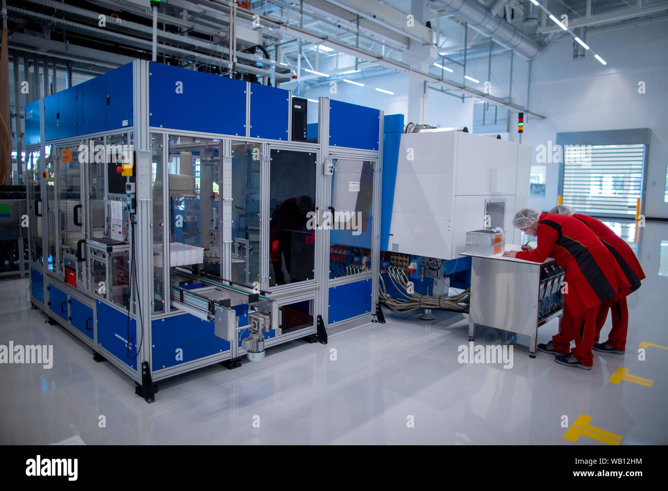 Injection sets hi-res stock photography and images - Alamy