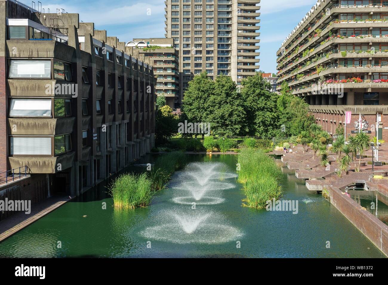 Barbican brutal architecture hi-res stock photography and images - Alamy