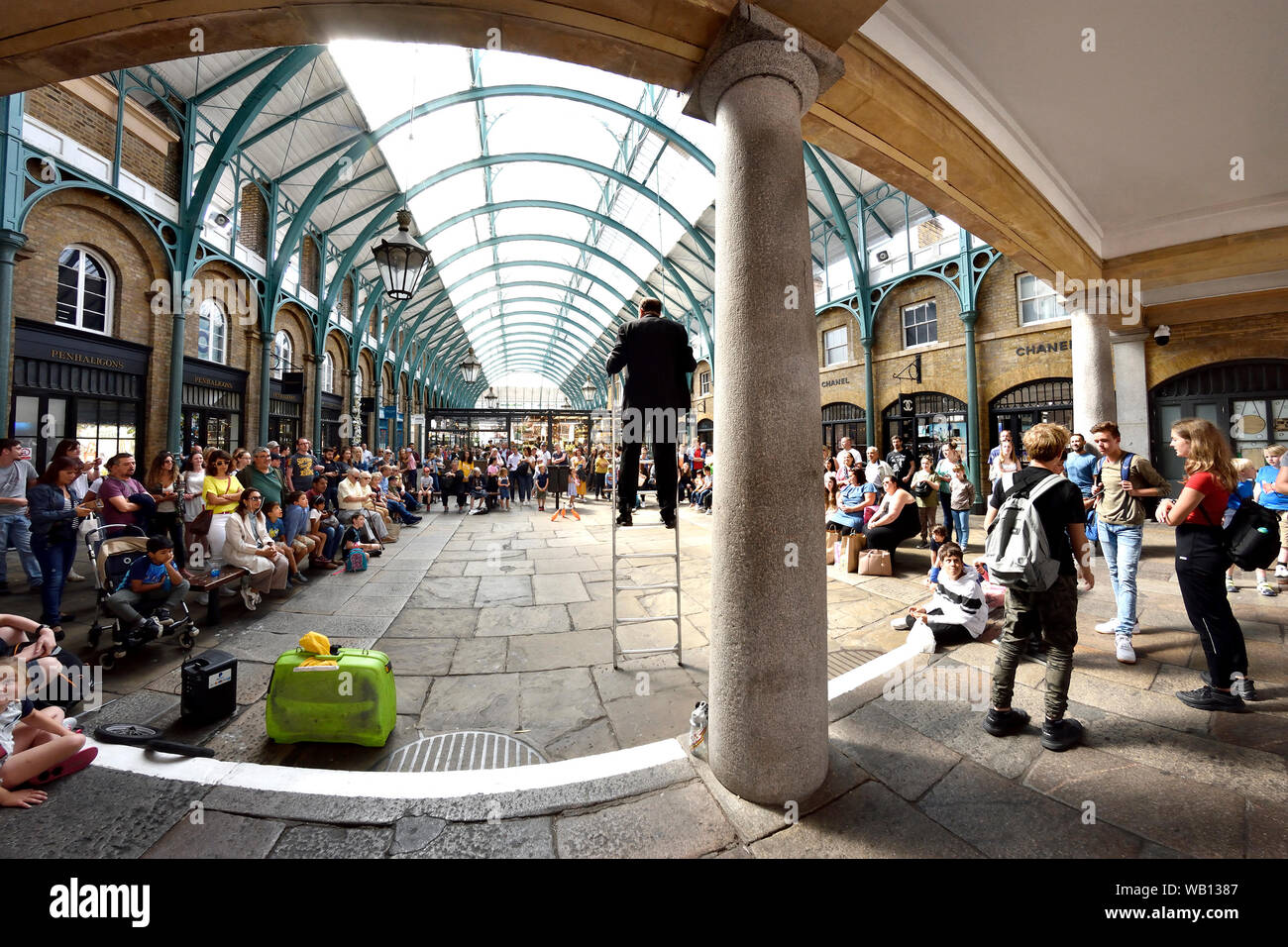 London, England, UK. Street performer in Covent Garden Market ...