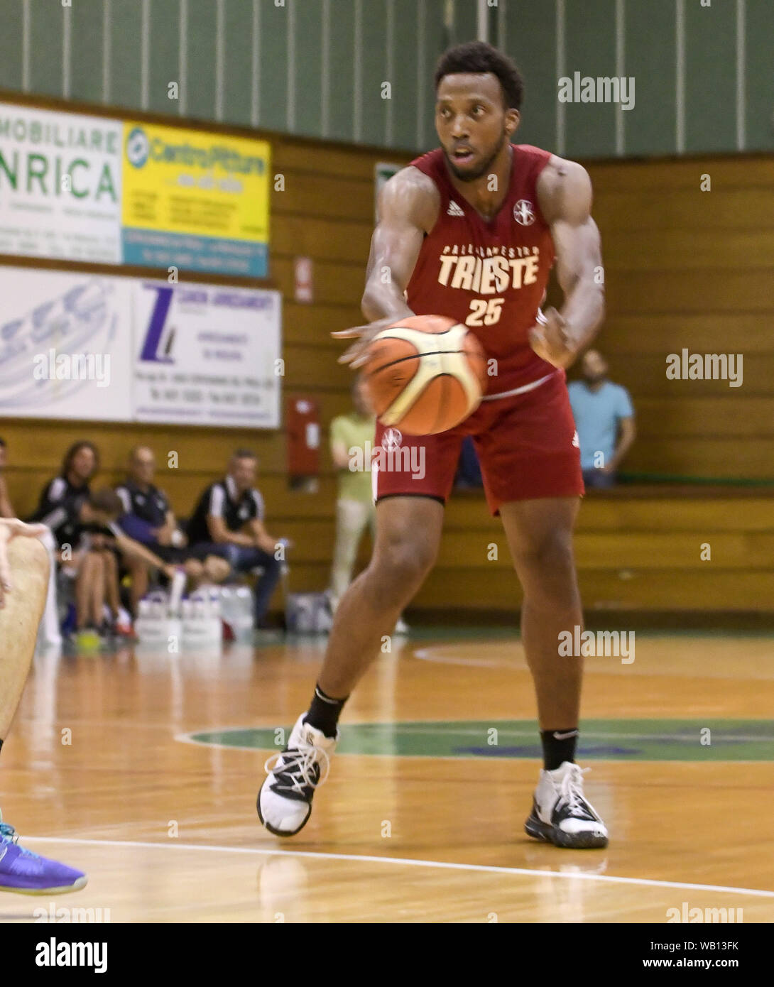 Akil mitchell hi-res stock photography and images - Alamy