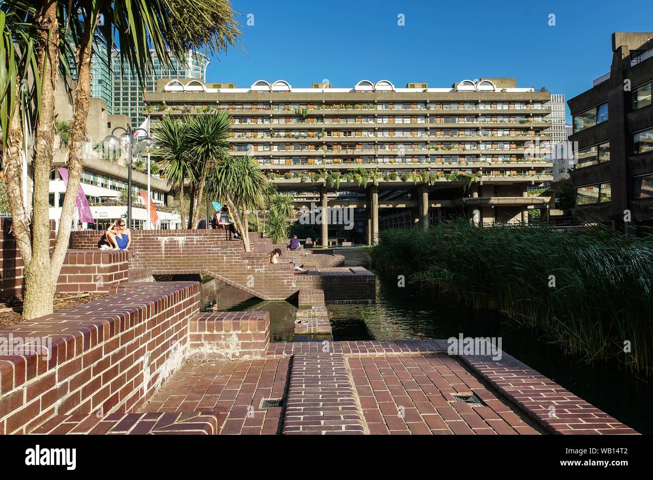 Barbican brutal architecture hi-res stock photography and images - Alamy