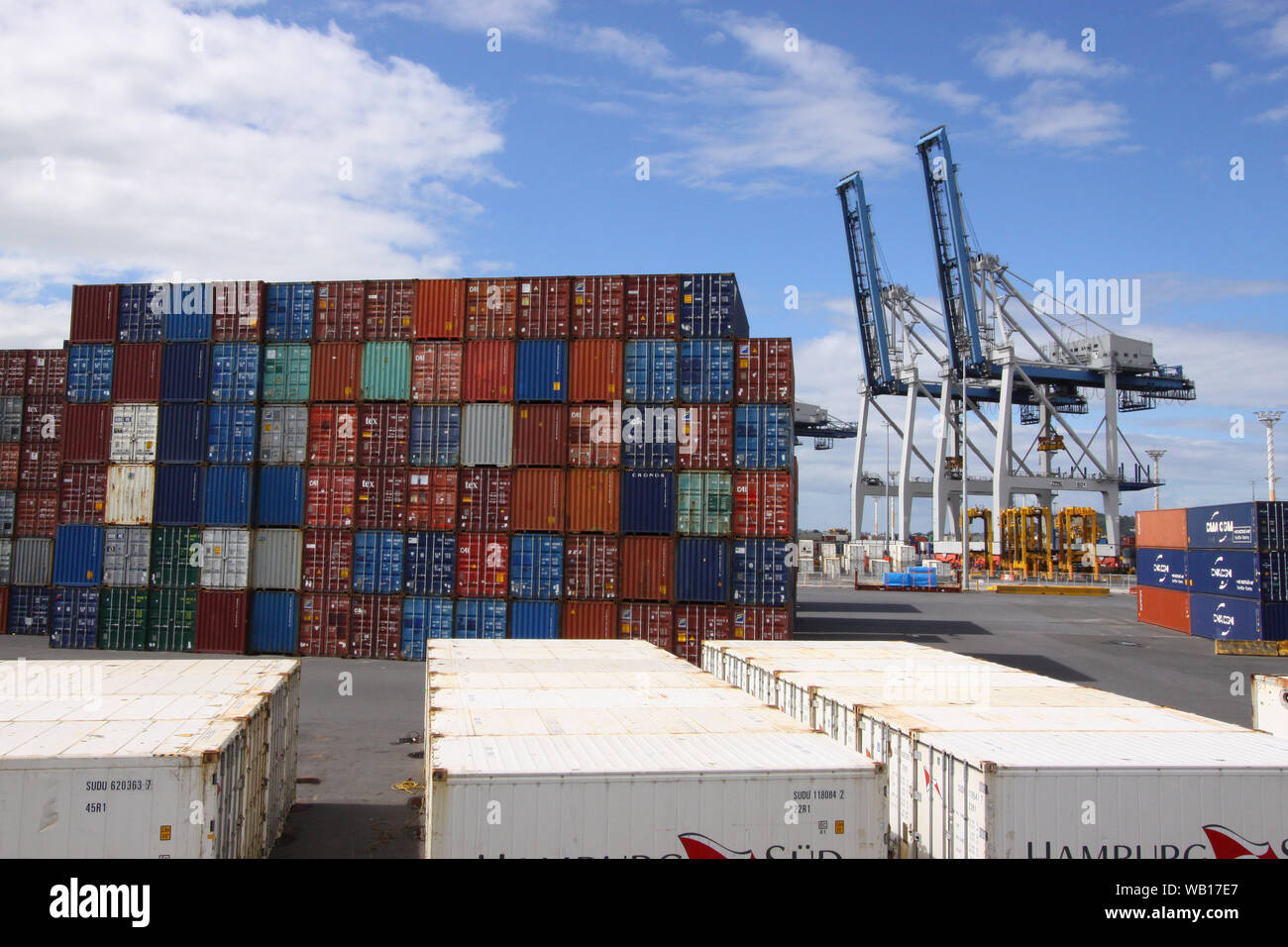 Shipment containers background hi-res stock photography and images - Alamy