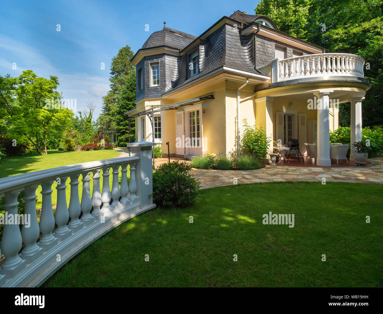Art nouveau villa hi-res stock photography and images - Alamy