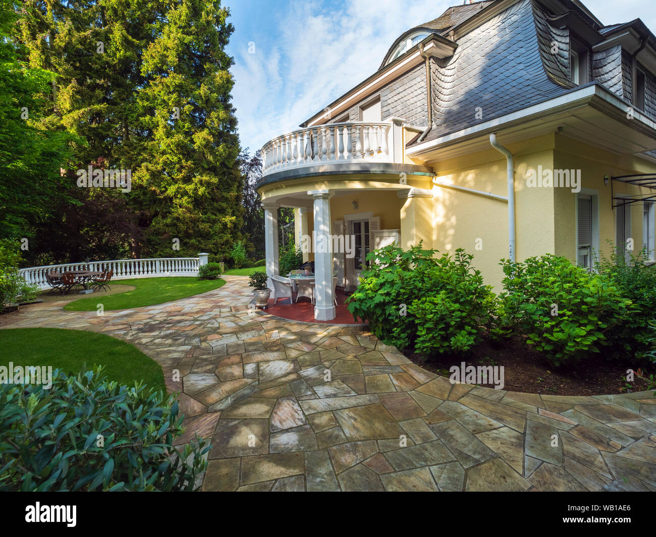 Art nouveau villa hi-res stock photography and images - Alamy