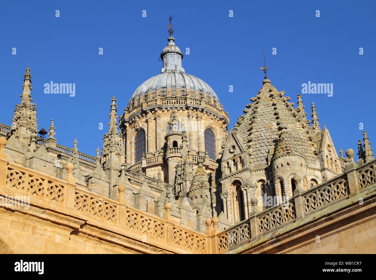 Intricate architecture hi-res stock photography and images - Alamy