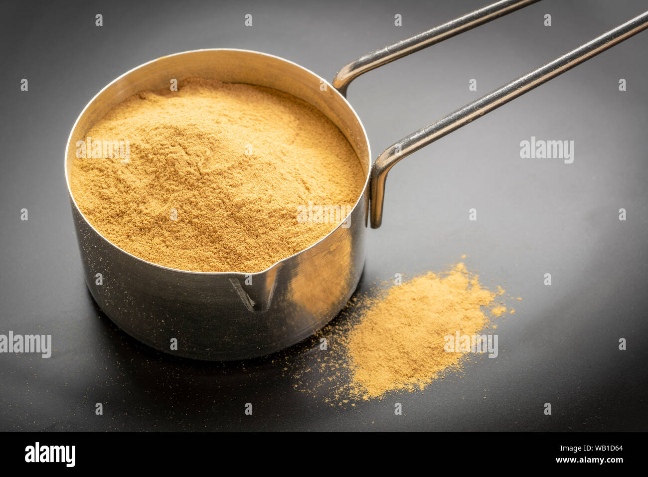 Green coffee powder hi-res stock photography and images - Alamy