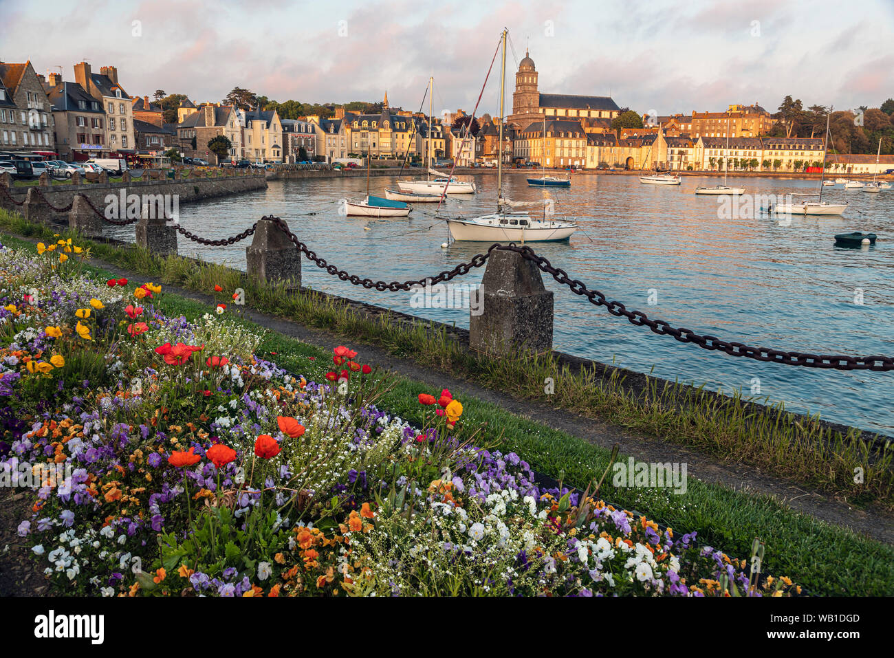 St servan hi-res stock photography and images - Alamy