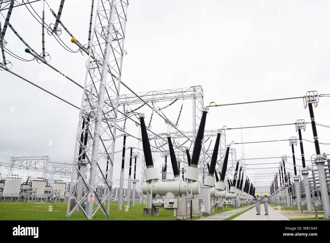 Grid system hi-res stock photography and images - Alamy