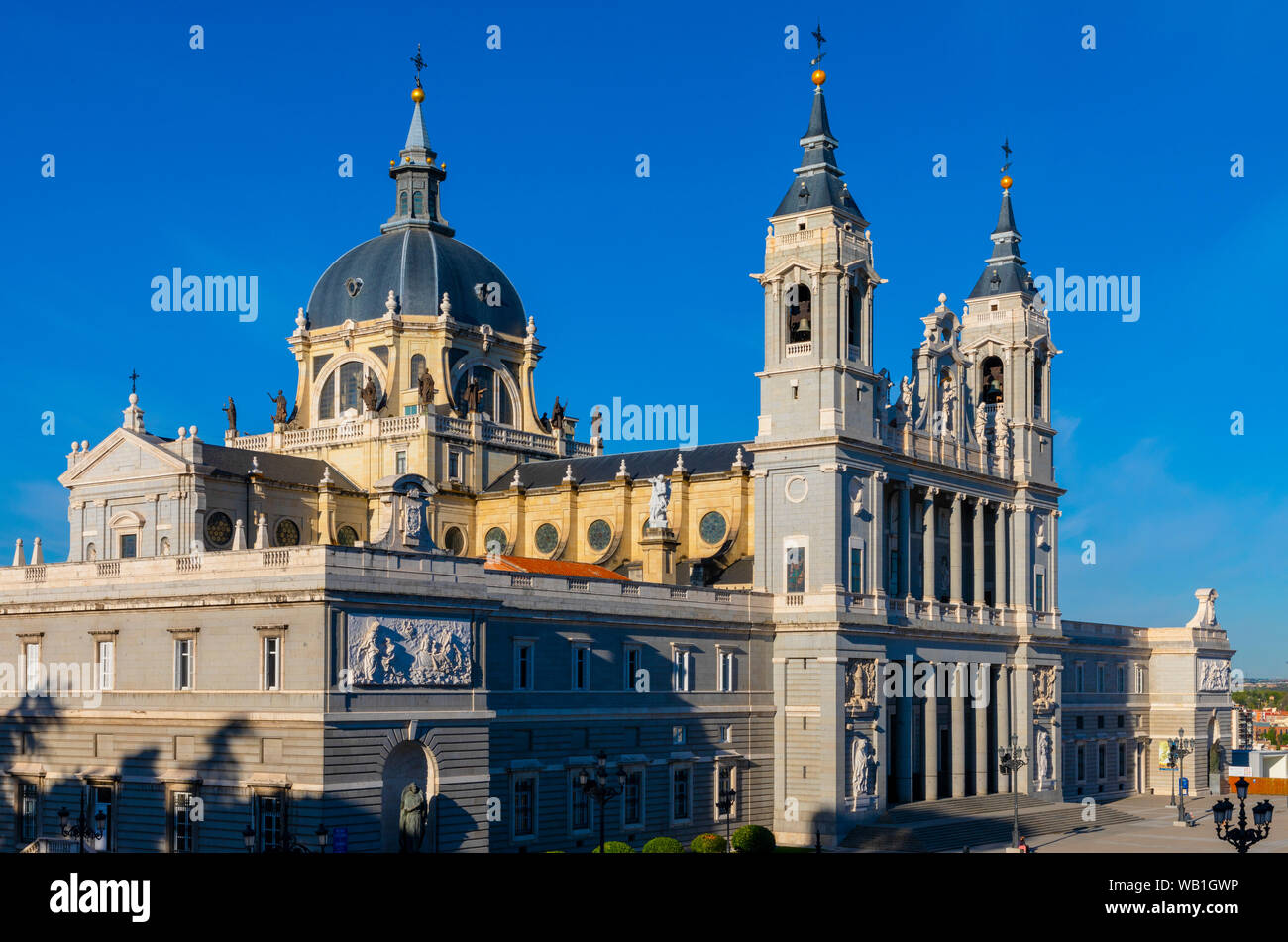 Almudena cathedrals hi-res stock photography and images - Alamy