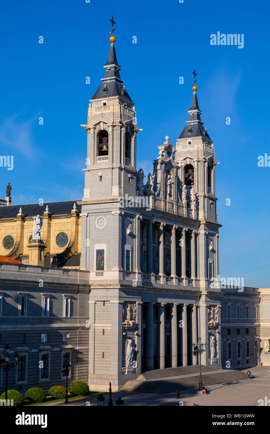 Almudena cathedrals hi-res stock photography and images - Alamy