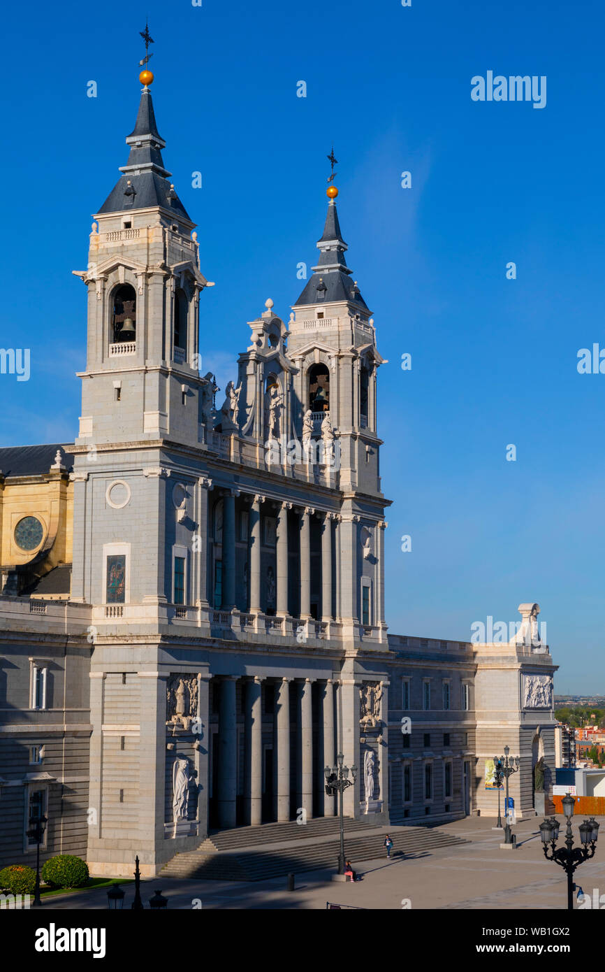 Almudena cathedrals hi-res stock photography and images - Alamy