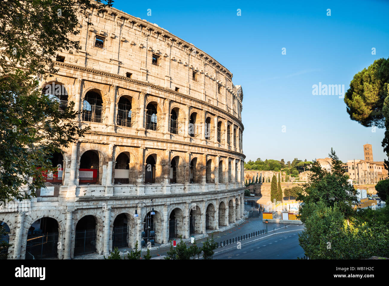 Colosseum Exterior At Sunrise In Rome, Italy Stock Photo - Alamy