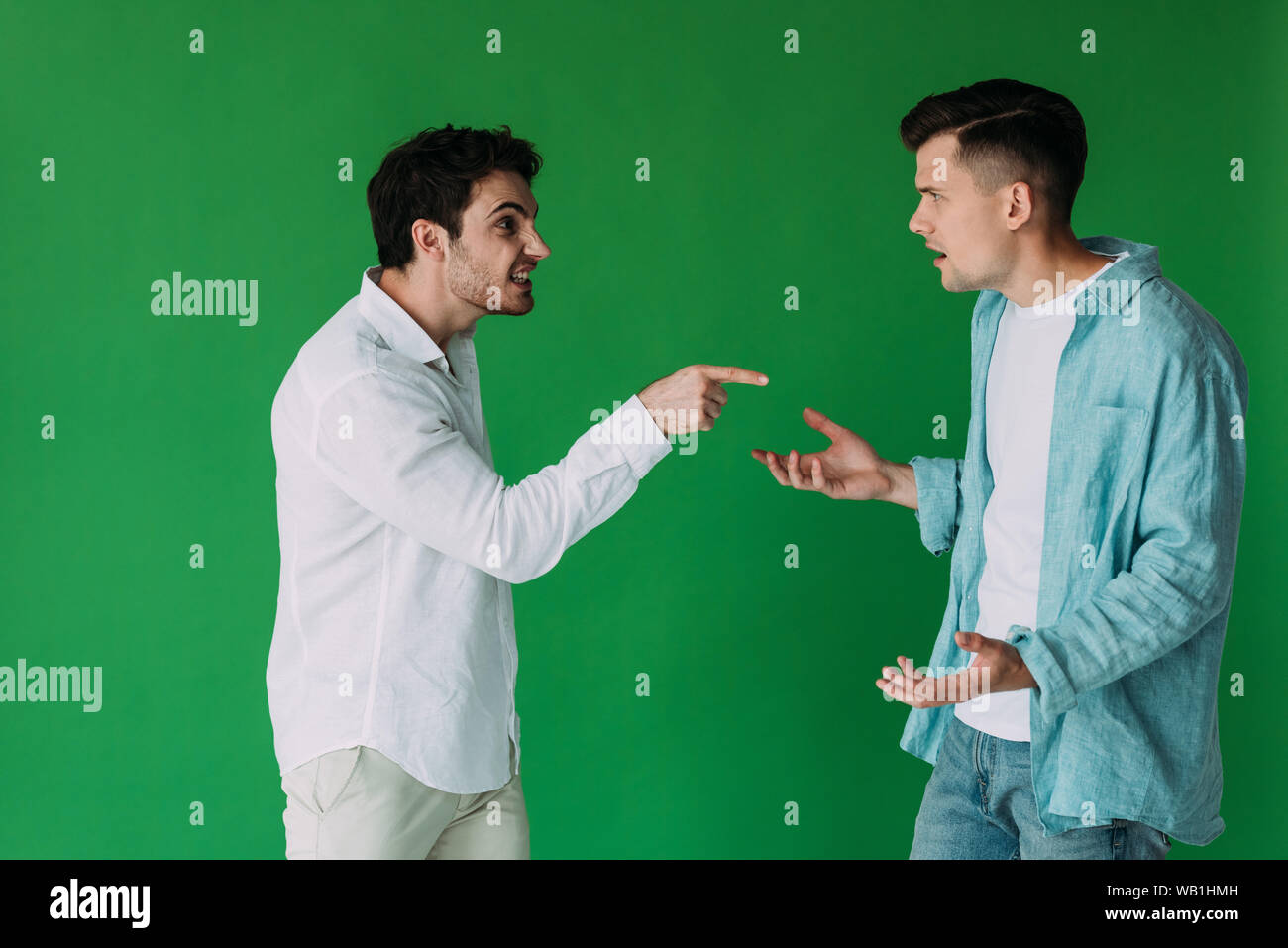 Two people screaming at each other hi-res stock photography and images - Alamy