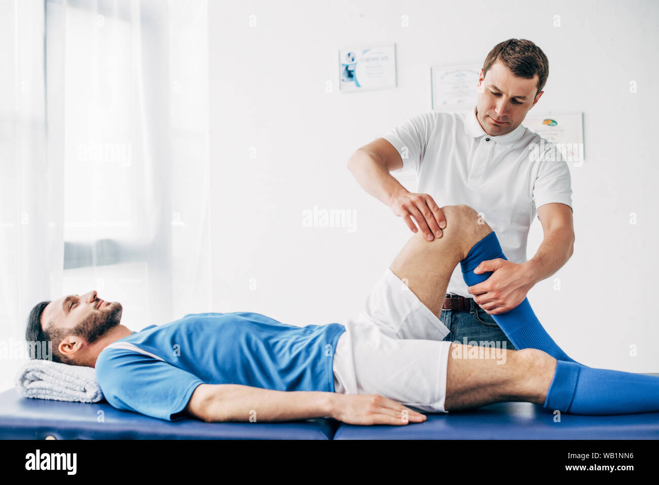 Football physiotherapist hi-res stock photography and images - Alamy